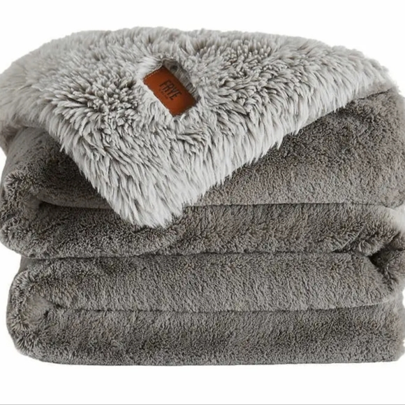 Frye | Accessories | Nwt Frye Arctic Luxe Faux Fur Sherpa Fleece Throw ...